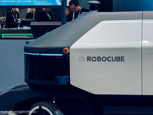 Trên tay Robocube - Robot dọn dẹp đường xá đô thị tự động hoàn toàn